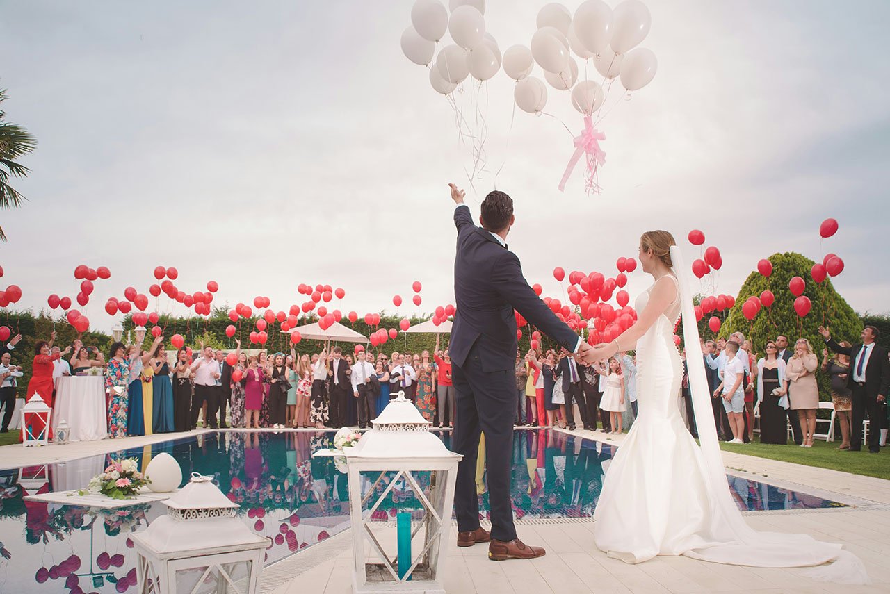Singing Surprise Wedding entertainment | Bridebook